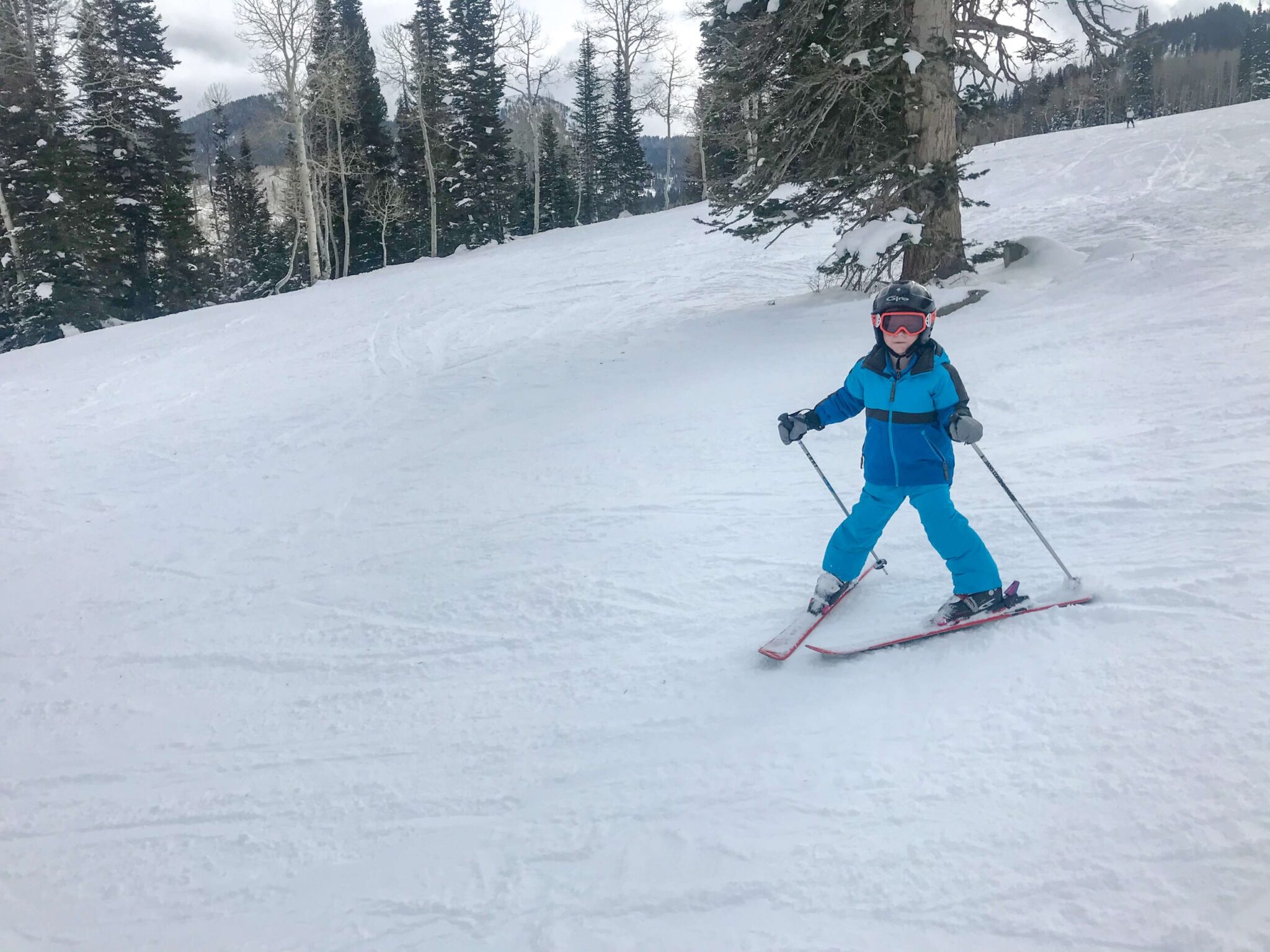 Should Kids Learn to Ski Using an Edgie Wedgie? - Skiing Kids