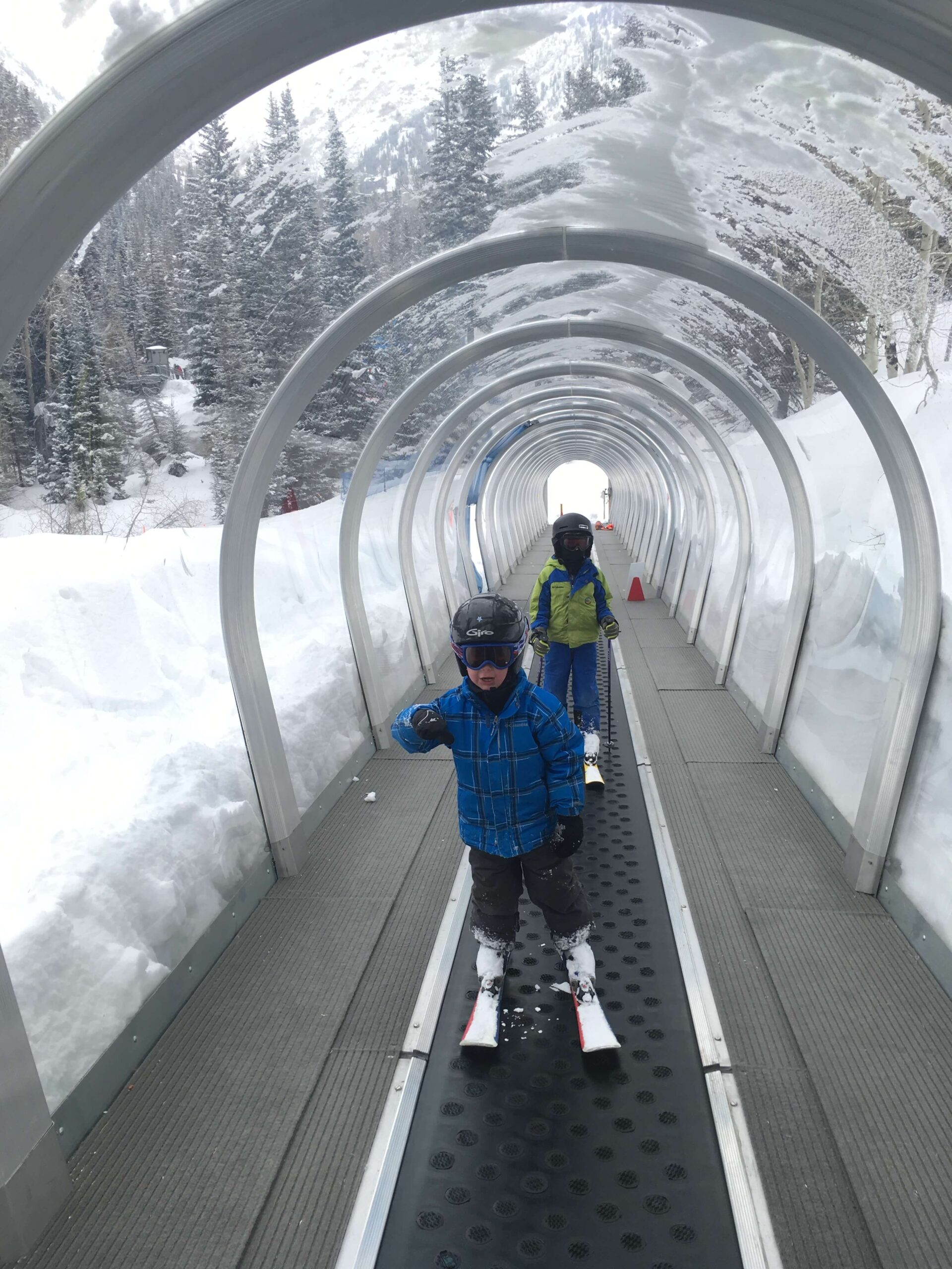7 Tips For Riding a Magic Carpet Ski Lift - Skiing Kids